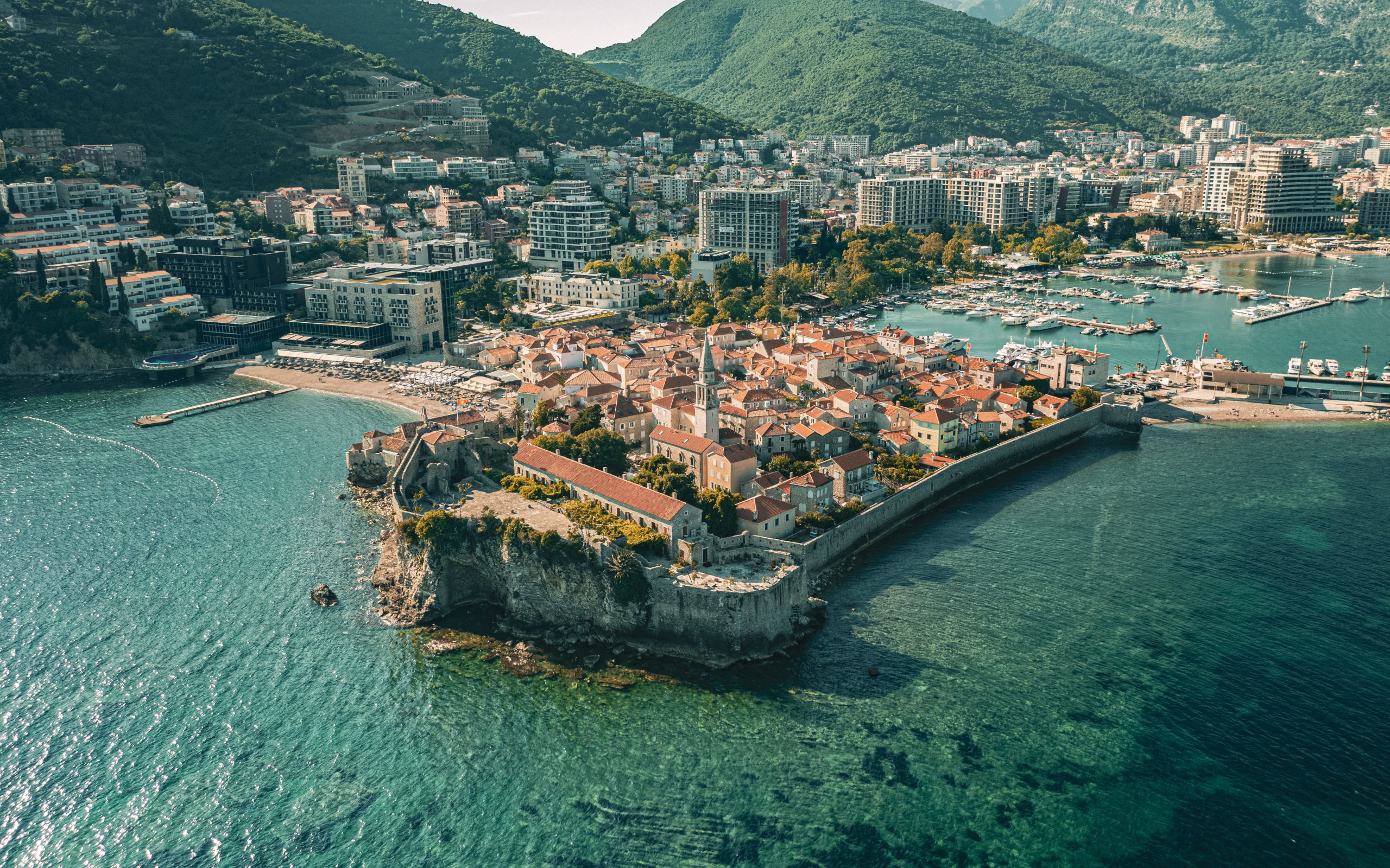 De gaafste plekken om te bezoeken tijdens een roadtrip door Montenegro ...